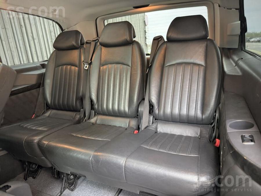 Pelēks Mercedes-Benz Viano 2016 Rīga, ar dzinēja tilpumu 3.00 L un nobraukumu 247 tūkst. km par 15500 €, foto 18 vietnē AUTOMOTO.COM.LV