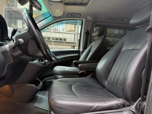 Pelēks Mercedes-Benz Viano 2016 Rīga, ar dzinēja tilpumu 3.00 L un nobraukumu 247 tūkst. km par 14800 €, foto 16 vietnē AUTOMOTO.COM.LV
