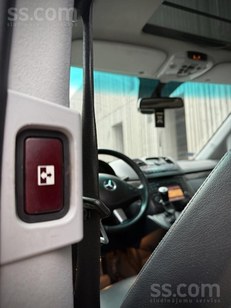 Pelēks Mercedes-Benz Viano 2016 Rīga, ar dzinēja tilpumu 3.00 L un nobraukumu 247 tūkst. km par 14800 €, foto 20 vietnē AUTOMOTO.COM.LV