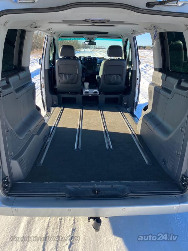 Grey Mercedes-Benz Viano 2007 in Viljandi, with an engine capacity of 2.10 L and mileage of 370 thousand km for 6500 €, photo 11 on AUTOMOTO.COM.LV