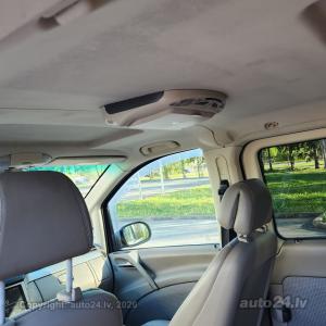 Pelēks Mercedes-Benz Viano 2007 Tallina, ar dzinēja tilpumu 2.10 L un nobraukumu 365 tūkst. km par 7000 €, foto 10 vietnē AUTOMOTO.COM.LV