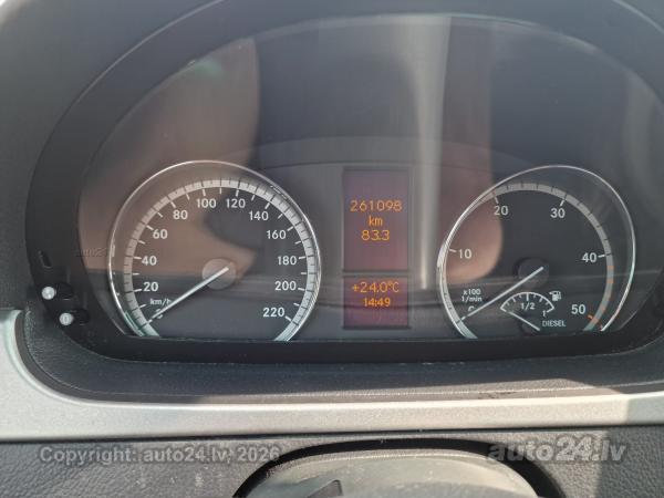 Pelēks Mercedes-Benz Viano 2010 Tartu, ar dzinēja tilpumu 3.00 L un nobraukumu 261 tūkst. km par 12690 €, foto 10 vietnē AUTOMOTO.COM.LV