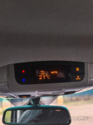 Grey Mercedes-Benz Viano 2011 in Riga, with an engine capacity of 3.00 L and mileage of 273 thousand km for 12900 €, photo 15 on AUTOMOTO.COM.LV