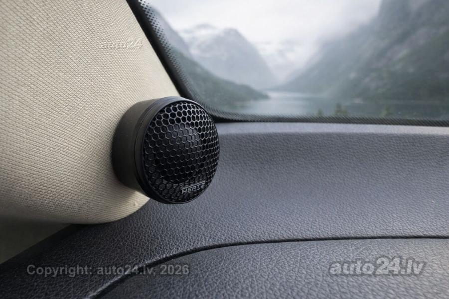 Grey Mercedes-Benz Viano 2011 in Tallinn, with an engine capacity of 2.10 L and mileage of 210 thousand km for 29000 €, photo 9 on AUTOMOTO.COM.LV