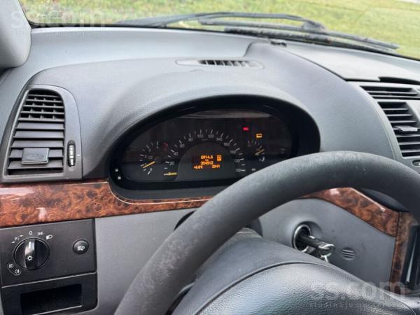 Mercedes-Benz Viano 2003 Jelgava, ar dzinēja tilpumu 2.20 L un nobraukumu 305 tūkst. km par 3400 €, foto 3 vietnē AUTOMOTO.COM.LV