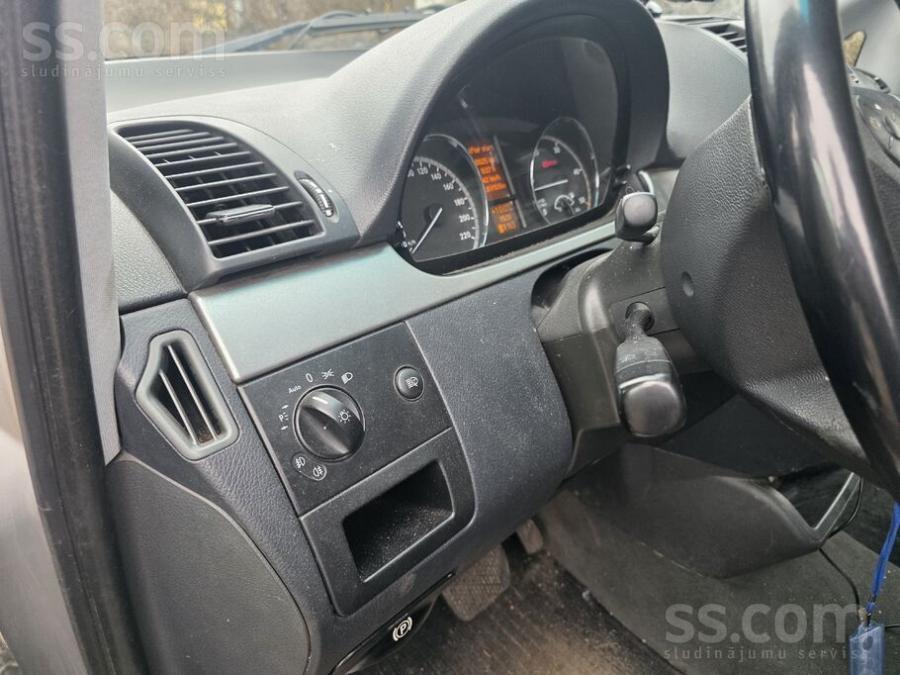 Mercedes-Benz Viano 2012 Rīga, ar dzinēja tilpumu 3.00 L un nobraukumu 304 tūkst. km par 7300 €, foto 6 vietnē AUTOMOTO.COM.LV