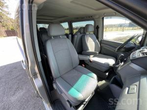 Mercedes-Benz Viano 2010 Rīga, ar dzinēja tilpumu 3.00 L un nobraukumu 275 tūkst. km par 13790 €, foto 21 vietnē AUTOMOTO.COM.LV