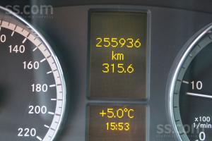 Red Mercedes-Benz Viano 2008 in Liepaja, with an engine capacity of 2.20 L and mileage of 256 thousand km for 11800 €, photo 12 on AUTOMOTO.COM.LV