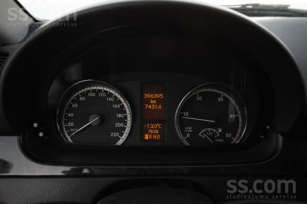 White Mercedes-Benz Viano 2012 in Jelgava, with an engine capacity of 3.00 L and mileage of 395 thousand km for 12500 €, photo 5 on AUTOMOTO.COM.LV