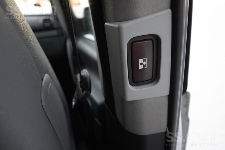 Balts Mercedes-Benz Viano 2012 Jelgava, ar dzinēja tilpumu 3.00 L un nobraukumu 395 tūkst. km par 12500 €, foto 18 vietnē AUTOMOTO.COM.LV