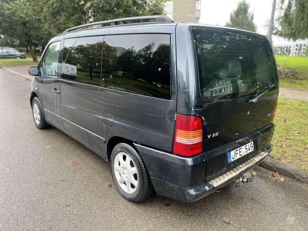 Mercedes-Benz Vito 2000 Viļņa vietnē Melns Mercedes-Benz Vito 2000 Viļņa, ar dzinēja tilpumu 2.15 L un nobraukumu 350 tūkst. km par 1200 €, foto 4 vietnē AUTOMOTO.COM.LV