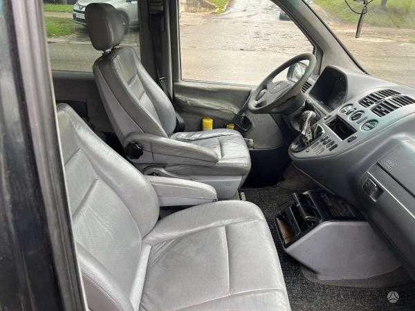 Mercedes-Benz Vito 2000 Viļņa vietnē Melns Mercedes-Benz Vito 2000 Viļņa, ar dzinēja tilpumu 2.15 L un nobraukumu 350 tūkst. km par 1200 €, foto 10 vietnē AUTOMOTO.COM.LV