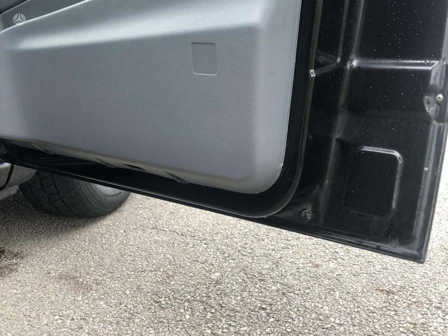 Melns Mercedes-Benz Vito 2010 Šauļi, ar dzinēja tilpumu 2.99 L un nobraukumu 279 tūkst. km par 5299 €, foto 21 vietnē AUTOMOTO.COM.LV
