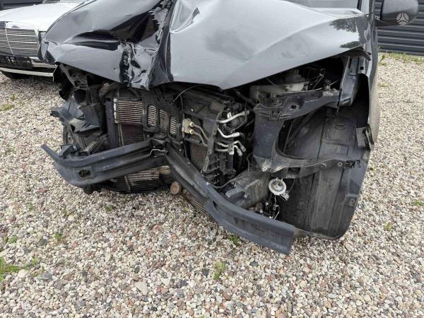 Melns Mercedes-Benz Vito 2017 Kauņa, ar dzinēja tilpumu 2.14 L un nobraukumu 221 tūkst. km par 8800 €, foto 3 vietnē AUTOMOTO.COM.LV