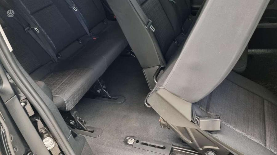 Black Mercedes-Benz Vito 2019 in Radviliskis, with an engine capacity of 1.95 L and mileage of 266 thousand km for 18089 €, photo 15 on AUTOMOTO.COM.LV