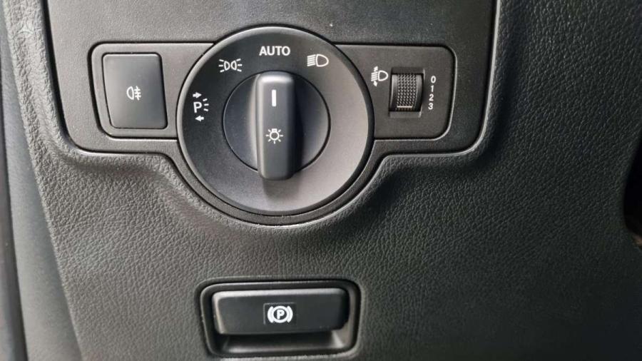 Melns Mercedes-Benz Vito 2019 Radviliškis, ar dzinēja tilpumu 1.95 L un nobraukumu 266 tūkst. km par 18089 €, foto 24 vietnē AUTOMOTO.COM.LV