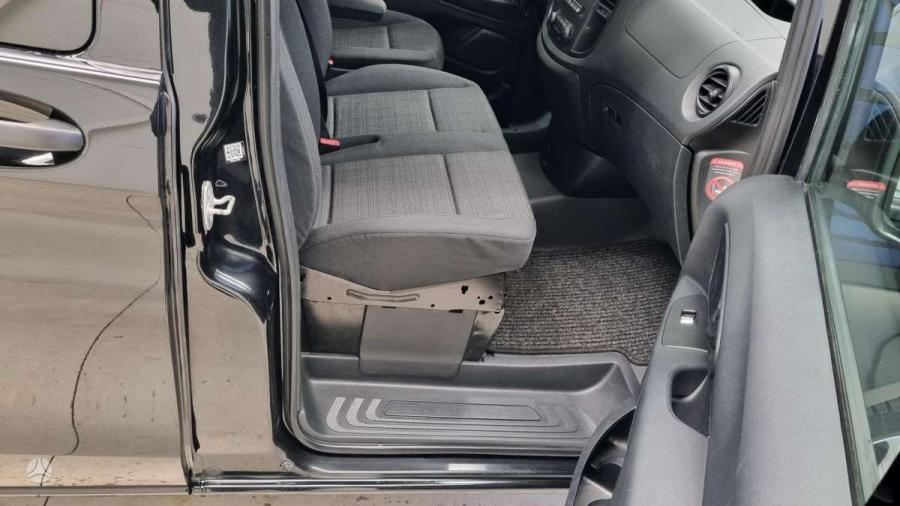 Black Mercedes-Benz Vito 2019 in Radviliskis, with an engine capacity of 1.95 L and mileage of 266 thousand km for 18089 €, photo 18 on AUTOMOTO.COM.LV