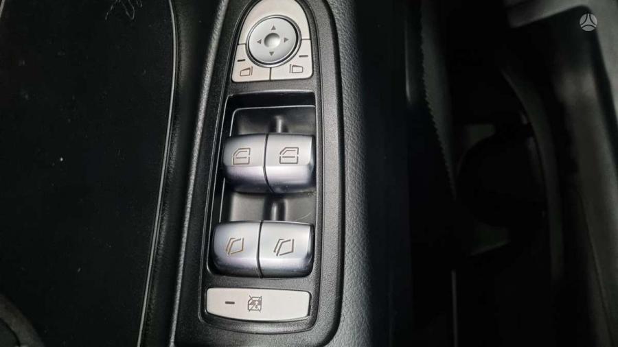 Black Mercedes-Benz Vito 2019 in Radviliskis, with an engine capacity of 1.95 L and mileage of 266 thousand km for 18089 €, photo 26 on AUTOMOTO.COM.LV