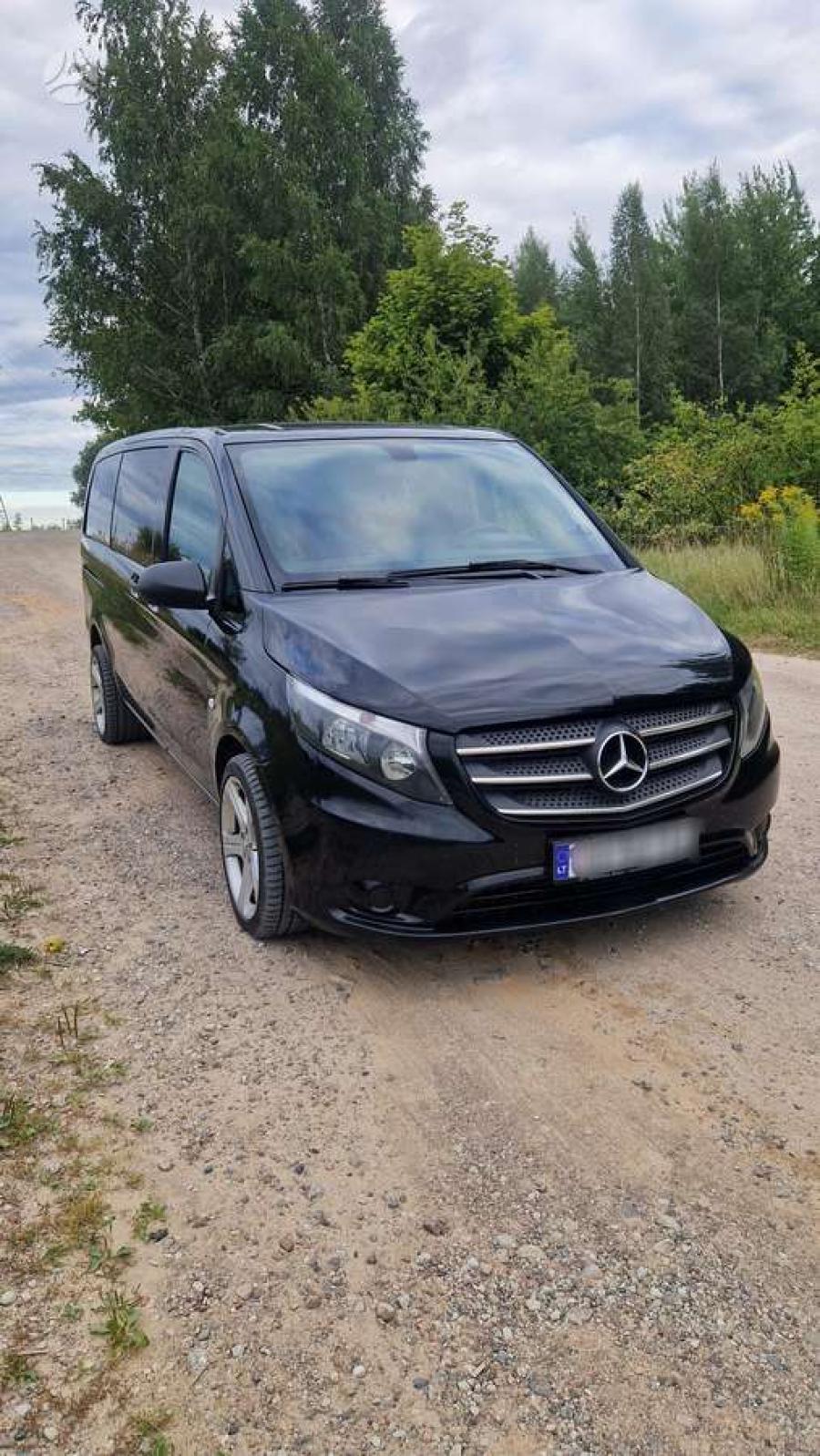 Black Mercedes-Benz Vito 2020 in Vilnius, with an engine capacity of 1.75 L and mileage of 215 thousand km for 16000 €, photo 4 on AUTOMOTO.COM.LV