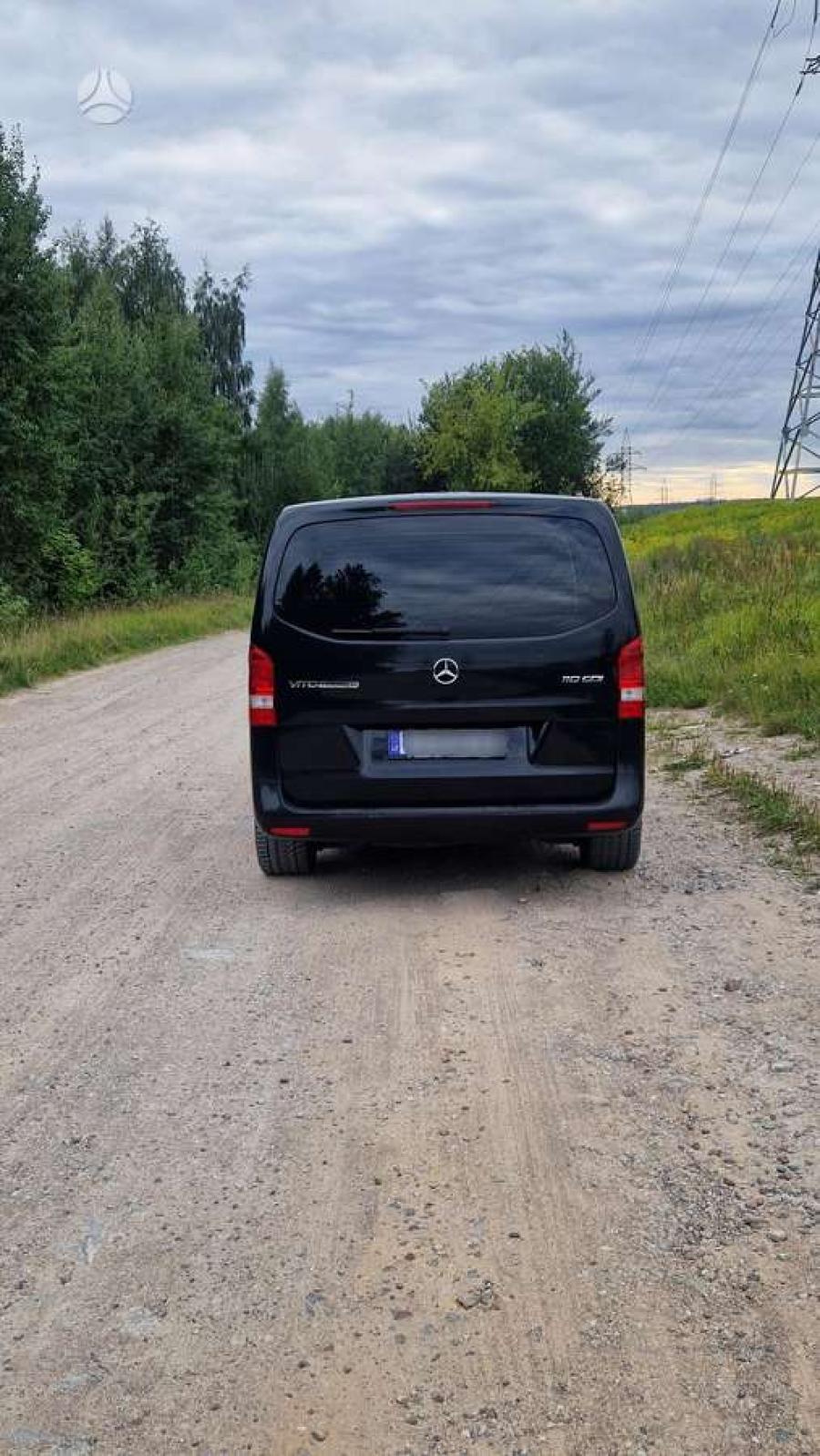 Black Mercedes-Benz Vito 2020 in Vilnius, with an engine capacity of 1.75 L and mileage of 215 thousand km for 16000 €, photo 5 on AUTOMOTO.COM.LV