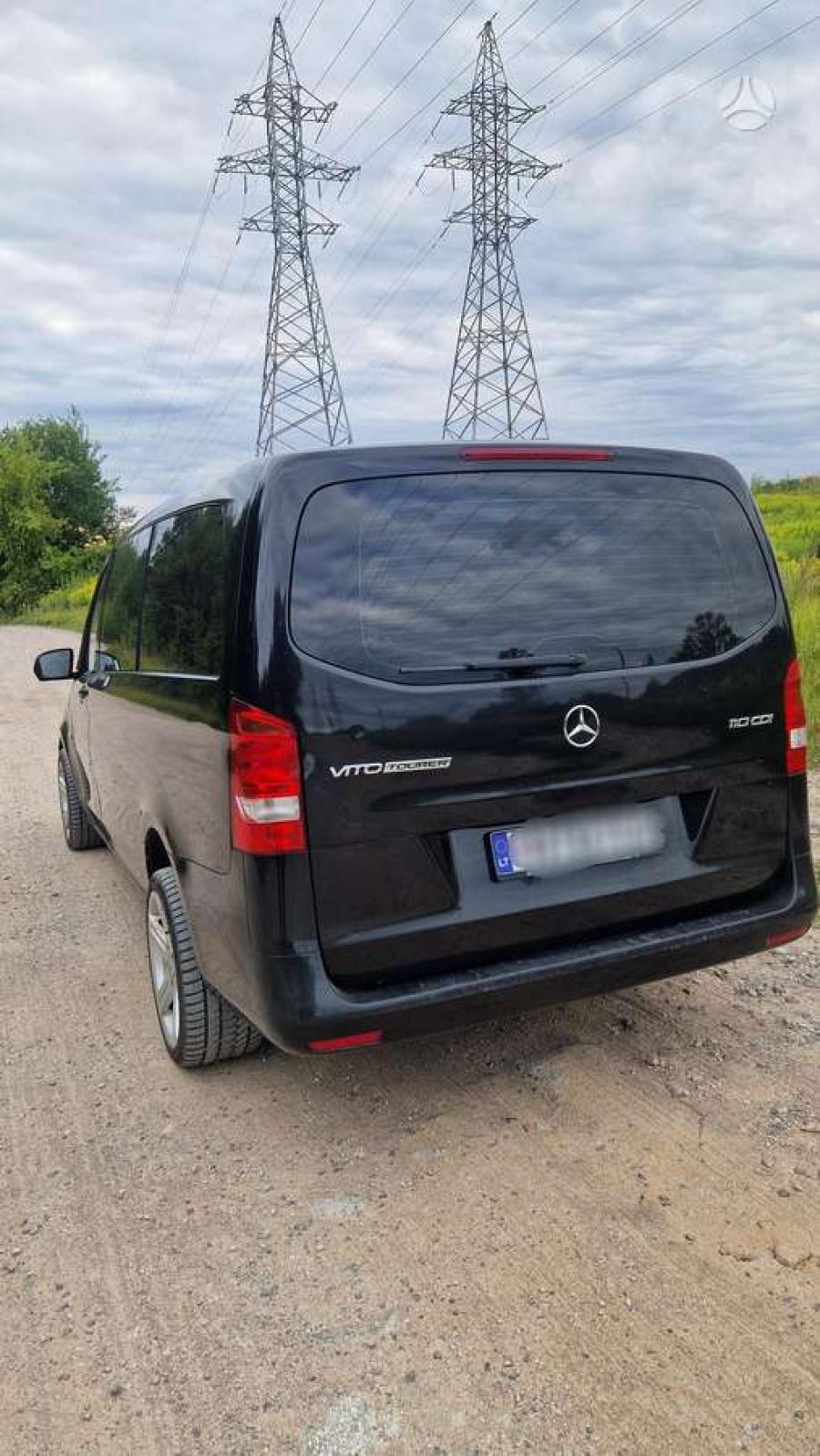 Black Mercedes-Benz Vito 2020 in Vilnius, with an engine capacity of 1.75 L and mileage of 215 thousand km for 16000 €, photo 6 on AUTOMOTO.COM.LV
