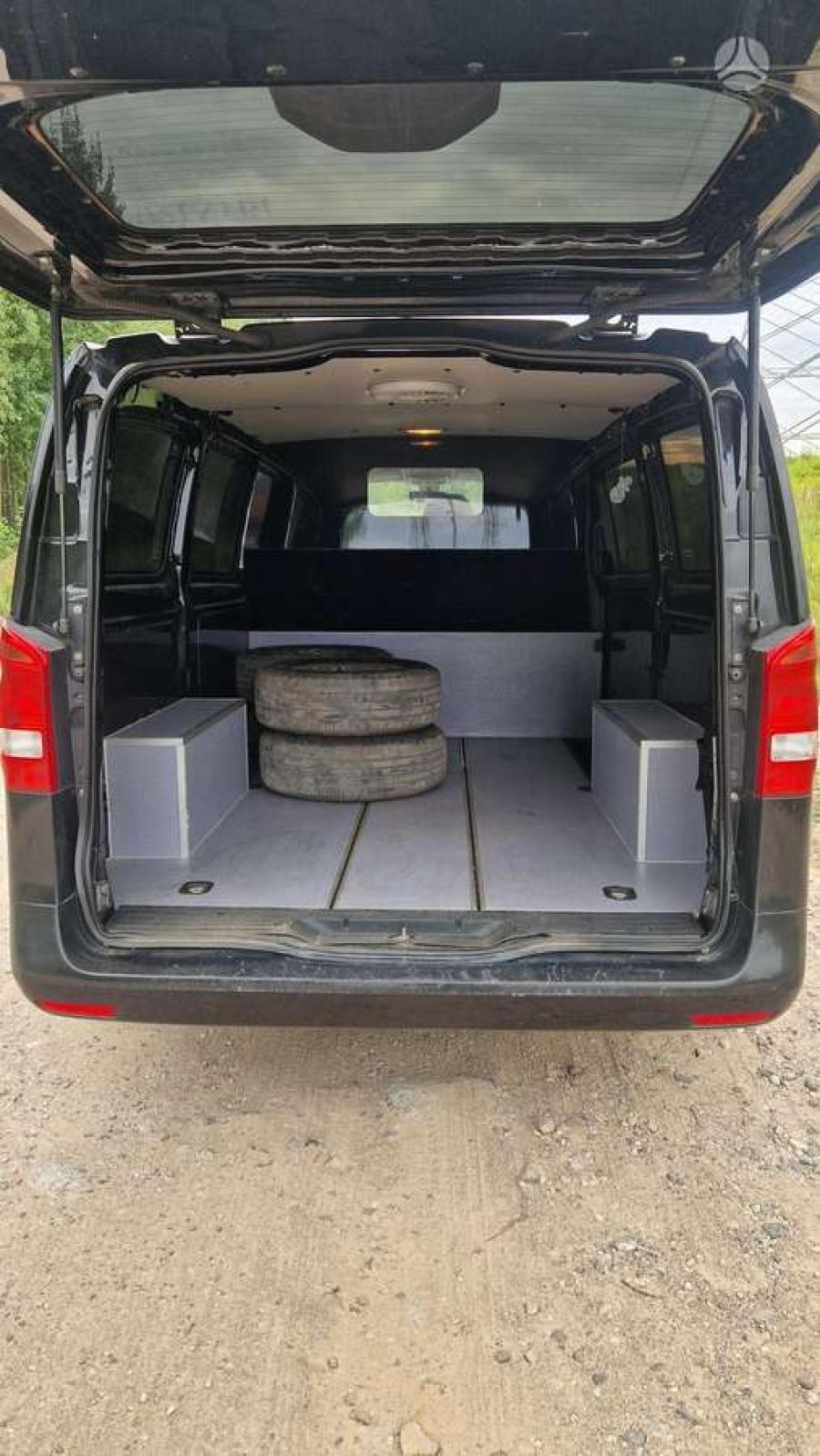 Black Mercedes-Benz Vito 2020 in Vilnius, with an engine capacity of 1.75 L and mileage of 215 thousand km for 16000 €, photo 7 on AUTOMOTO.COM.LV