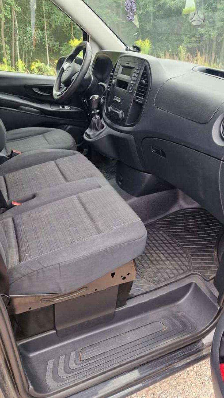Black Mercedes-Benz Vito 2020 in Vilnius, with an engine capacity of 1.75 L and mileage of 215 thousand km for 16000 €, photo 9 on AUTOMOTO.COM.LV