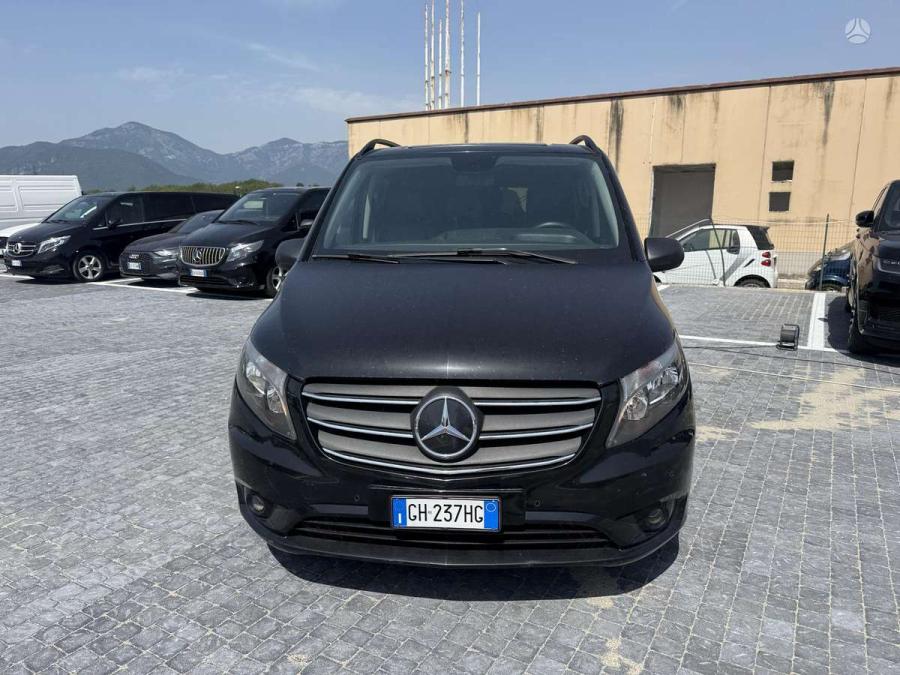 Black Mercedes-Benz Vito 2021 in Siauliai, with an engine capacity of 1.95 L and mileage of 500 thousand km for 20800 €, photo 3 on AUTOMOTO.COM.LV