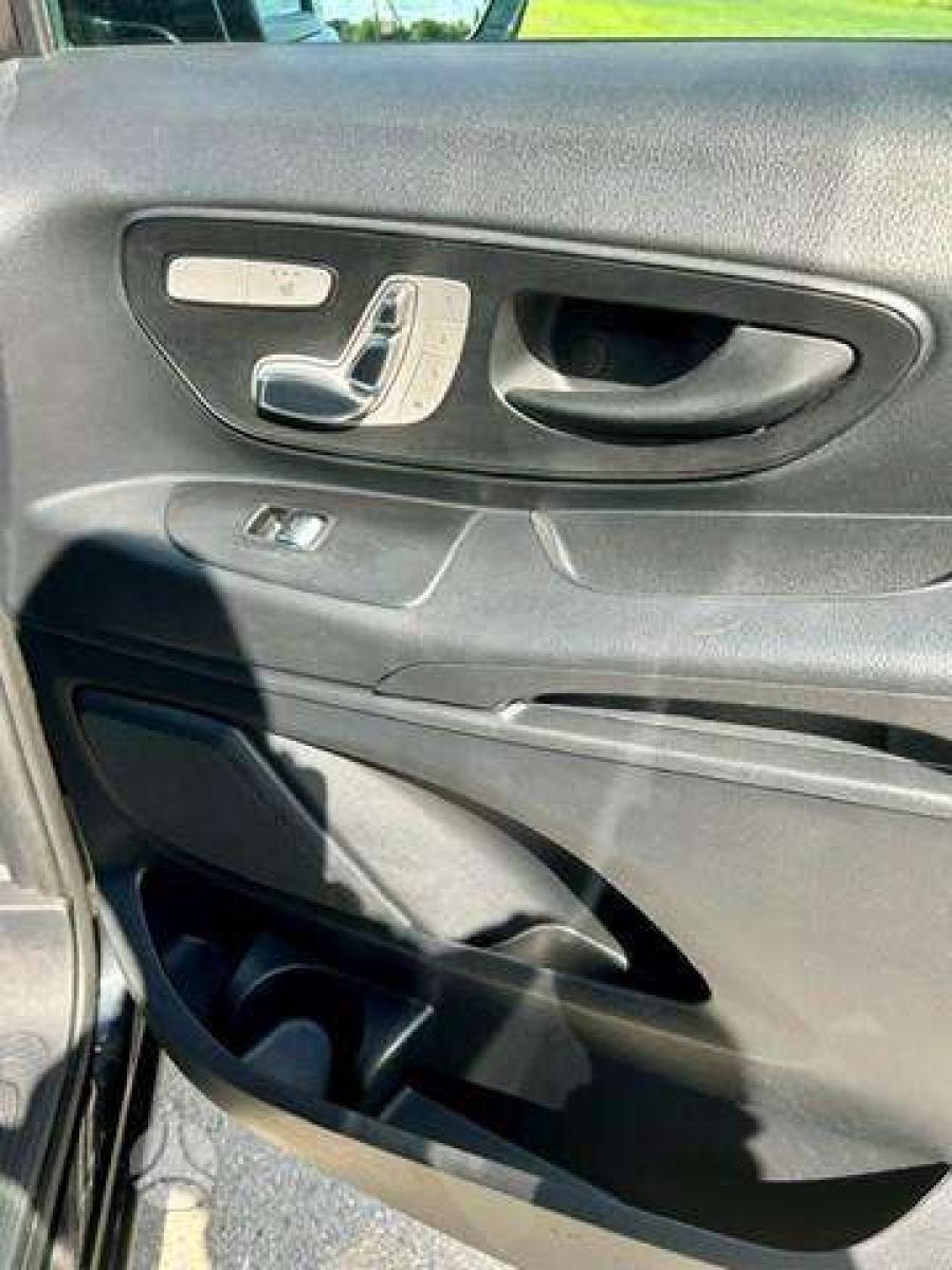 Melns Mercedes-Benz Vito 2021 Kauņa, ar dzinēja tilpumu 1.95 L un nobraukumu 169 tūkst. km par 37999 €, foto 15 vietnē AUTOMOTO.COM.LV