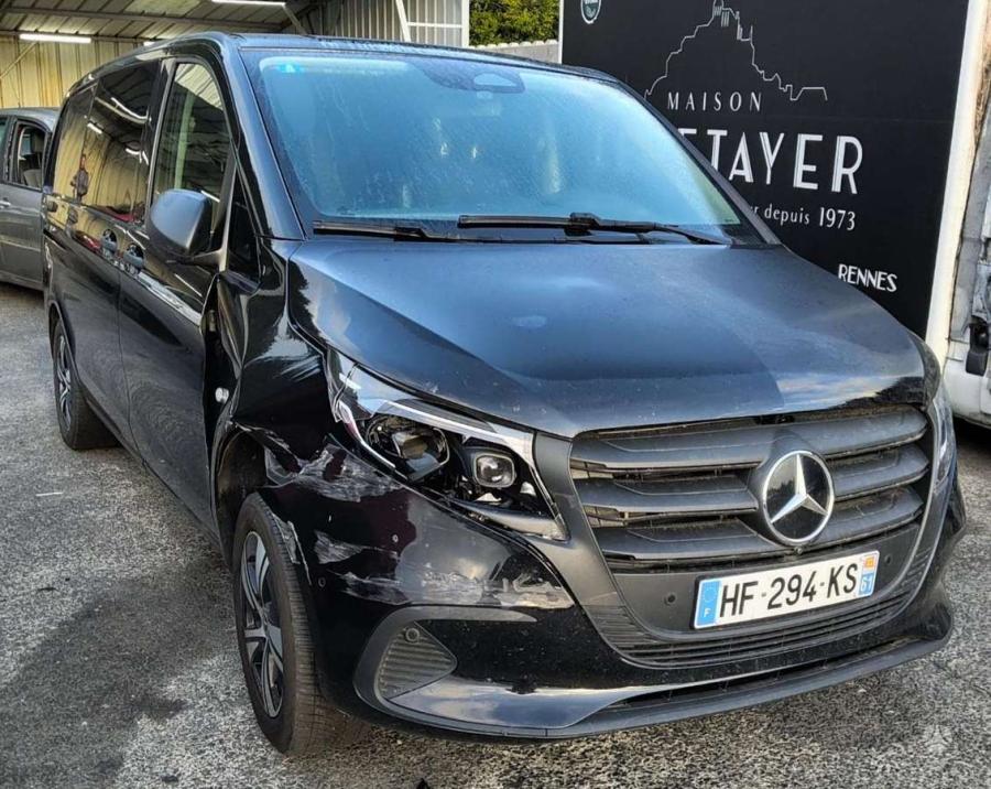 Melns Mercedes-Benz Vito 2025 Tauragė, ar dzinēja tilpumu 2.00 L un nobraukumu 45 tūkst. km par 19500 €, foto 3 vietnē AUTOMOTO.COM.LV