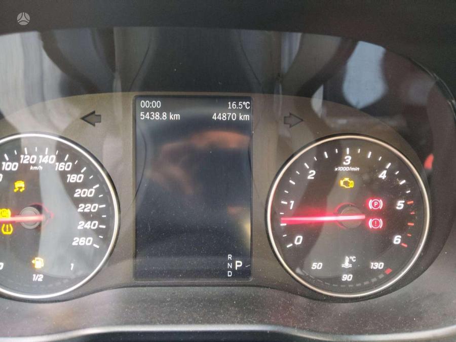 Melns Mercedes-Benz Vito 2025 Tauragė, ar dzinēja tilpumu 2.00 L un nobraukumu 45 tūkst. km par 19500 €, foto 8 vietnē AUTOMOTO.COM.LV
