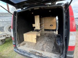 Black Mercedes-Benz Vito 2006 in Mustvee, with an engine capacity of 2.20 L and mileage of 453 thousand km for 1499 €, photo 13 on AUTOMOTO.COM.LV
