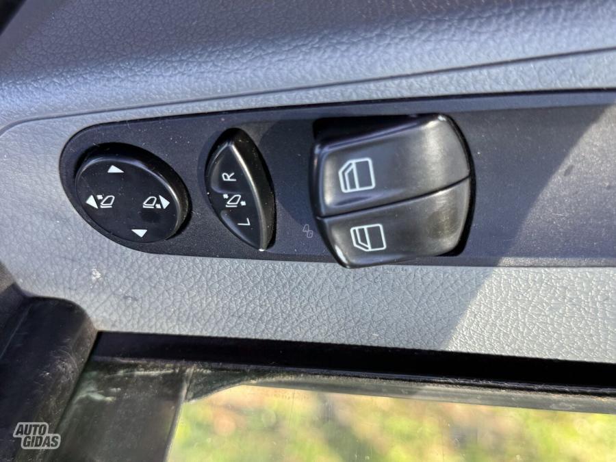 Black Mercedes-Benz Vito 2006 in Jonava, with an engine capacity of 3.00 L and mileage of 390 thousand km for 3960 €, photo 16 on AUTOMOTO.COM.LV