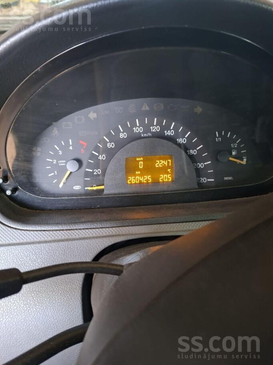 Melns Mercedes-Benz Vito 2006 Ogre, ar dzinēja tilpumu 2.20 L un nobraukumu 260 tūkst. km par 4500 €, foto 12 vietnē AUTOMOTO.COM.LV
