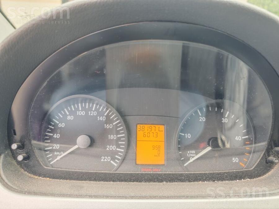 Black Mercedes-Benz Vito 2007 in Riga, with an engine capacity of 2.20 L and mileage of 382 thousand km for 5000 €, photo 9 on AUTOMOTO.COM.LV