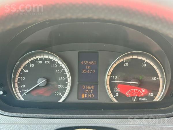 Black Mercedes-Benz Vito 2011 in Riga, with an engine capacity of 2.20 L and mileage of 455 thousand km for 9500 €, photo 8 on AUTOMOTO.COM.LV