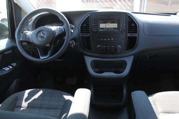 Melns Mercedes-Benz Vito 2018 Liepāja, ar dzinēja tilpumu 2.20 L un nobraukumu 170 tūkst. km par 27300 €, foto 10 vietnē AUTOMOTO.COM.LV