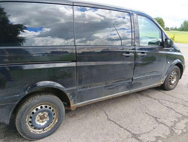 Black Mercedes-Benz Vito 2011 in Marijampole, with an engine capacity of 2.14 L and mileage of 591 thousand km for 3500 €, photo 7 on AUTOMOTO.COM.LV