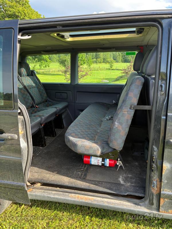 Melns Mercedes-Benz Vito 2002 Kuresāre, ar dzinēja tilpumu 2.20 L un nobraukumu 333 tūkst. km par 2250 €, foto 5 vietnē AUTOMOTO.COM.LV
