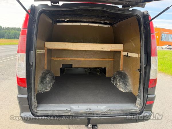Melns Mercedes-Benz Vito 2006 Tallina, ar dzinēja tilpumu 2.10 L un nobraukumu 48 tūkst. km par 3900 €, foto 10 vietnē AUTOMOTO.COM.LV