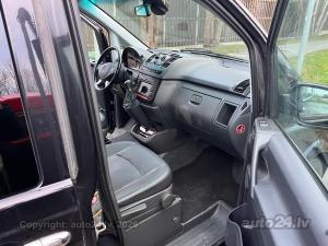Black Mercedes-Benz Vito 2011 in Tallinn, with an engine capacity of 3.00 L and mileage of 392 thousand km for 9500 €, photo 8 on AUTOMOTO.COM.LV