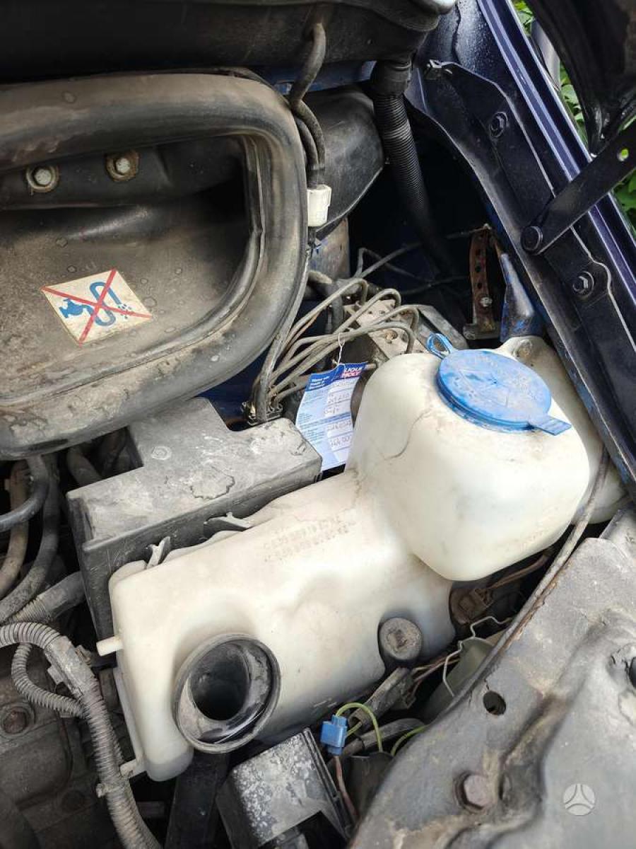 Zils Mercedes-Benz Vito 2002 Marijampole, ar dzinēja tilpumu 2.15 L un nobraukumu 258 tūkst. km par 3350 €, foto 16 vietnē AUTOMOTO.COM.LV