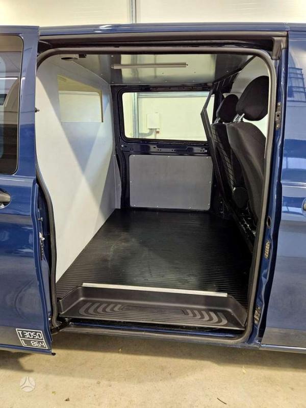 Blue Mercedes-Benz Vito 2016 in Marijampole, with an engine capacity of 2.14 L and mileage of 217 thousand km for 12990 €, photo 8 on AUTOMOTO.COM.LV