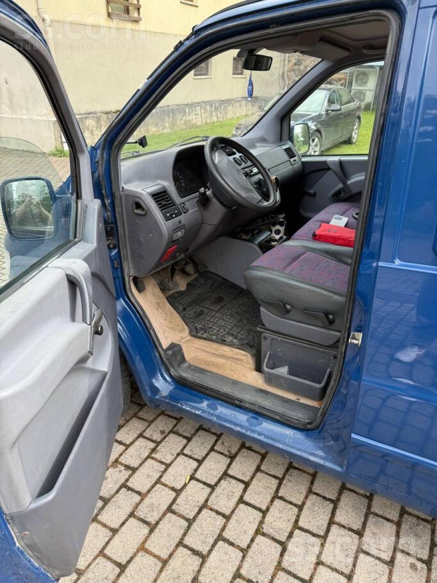 Zils Mercedes-Benz Vito 1998 Rīga, ar dzinēja tilpumu 2.30 L un nobraukumu 385 tūkst. km par 2199 €, foto 8 vietnē AUTOMOTO.COM.LV