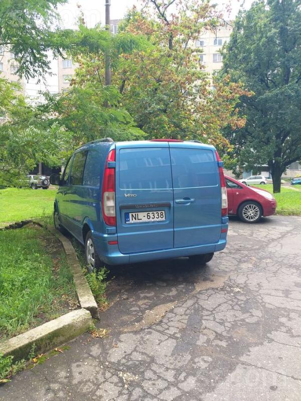 Zils Mercedes-Benz Vito 2007 Rīga, ar dzinēja tilpumu 2.10 L un nobraukumu 471 tūkst. km par 2900 €, foto 6 vietnē AUTOMOTO.COM.LV