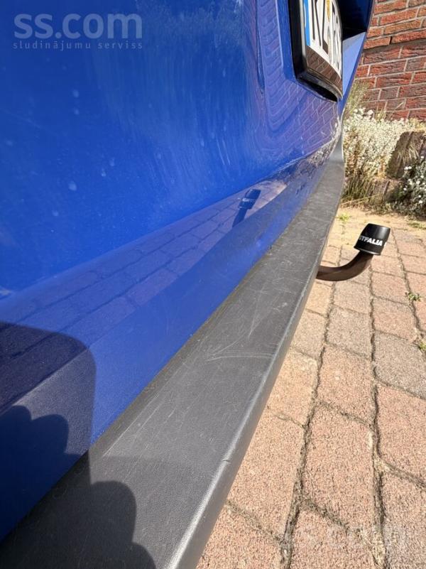 Blue Mercedes-Benz Vito 2015 in Valmiera, with an engine capacity of 2.20 L and mileage of 356 thousand km for 7500 €, photo 4 on AUTOMOTO.COM.LV