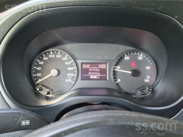 Blue Mercedes-Benz Vito 2016 in Jekabpils, with an engine capacity of 2.20 L and mileage of 327 thousand km for 7900 €, photo 5 on AUTOMOTO.COM.LV