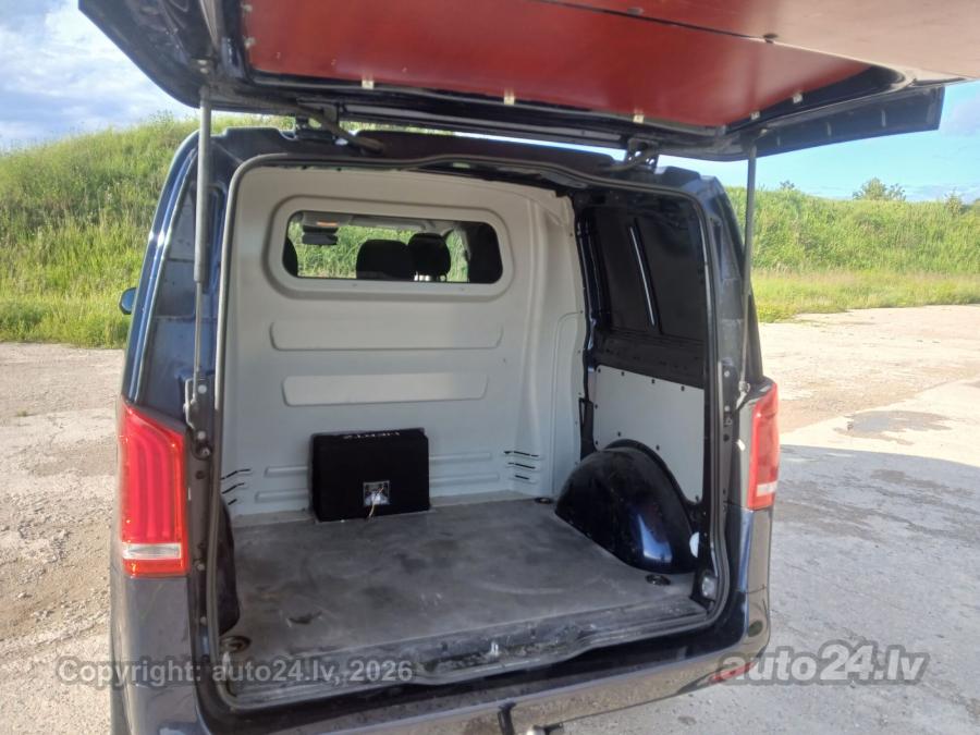 Zils Mercedes-Benz Vito 2017 Tartu, ar dzinēja tilpumu 2.10 L un nobraukumu 355 tūkst. km par 15500 €, foto 9 vietnē AUTOMOTO.COM.LV