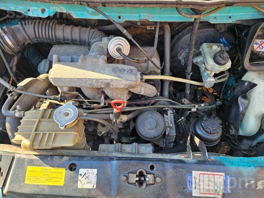 Green Mercedes-Benz Vito 1997 in Jekabpils, with an engine capacity of 2.30 L and mileage of 375 thousand km for 2499 €, photo 4 on AUTOMOTO.COM.LV