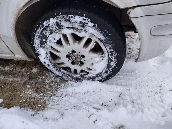 Grey Mercedes-Benz Vito 2004 in Panevezys, with an engine capacity of 2.20 L and mileage of 334 thousand km for 1550 €, photo 3 on AUTOMOTO.COM.LV